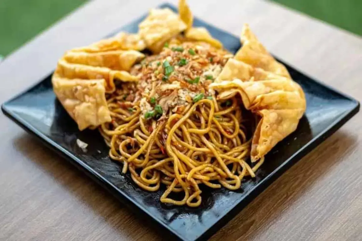 Mie Gacoan: Mie Pedas Yang Bikin Ketagihan! - Suar News